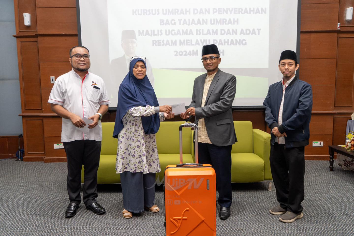 “TERIMA KASIH MUIP KERANA MENAJA KAMI UMRAH” - Majlis Ugama Islam dan ...