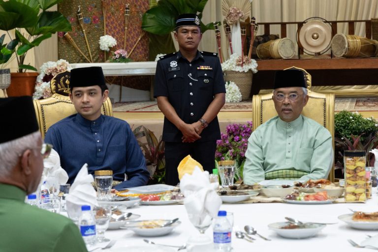 MAJLIS MESRA AIDILFITRI MAJLIS UGAMA ISLAM DAN ADAT RESAM MELAYU PAHANG ...