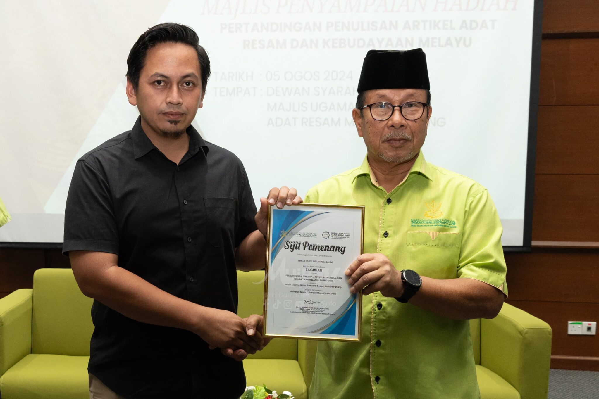 MEMARTABATKAN ADAT RESAM MELAYU - Majlis Ugama Islam dan Adat Resam ...